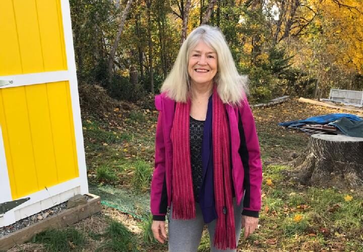 Lydia Adams Davis – Singer Songwriter Entertainer